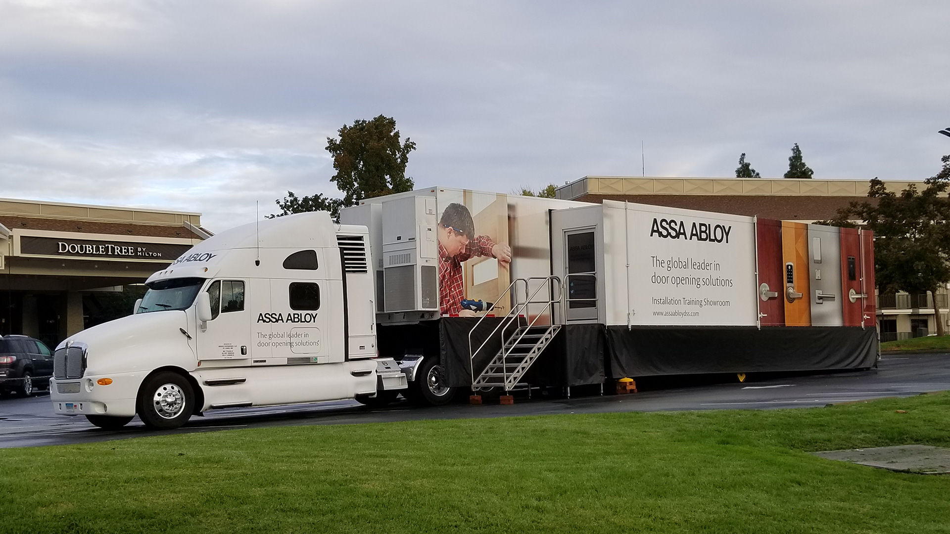 Mobile Installation Training Showroom | ASSA ABLOY DSS