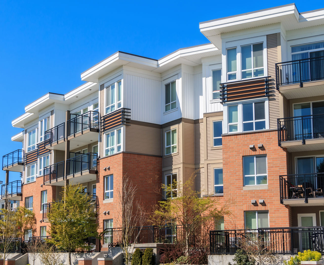 Multi-Resident & Multi-Family Housing Door Solutions | ASSA ABLOY DSS